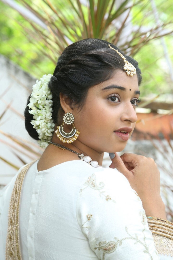 Shrasti Verma Photos: Latest HD Images, Pictures, Stills & Pics - FilmiBeat