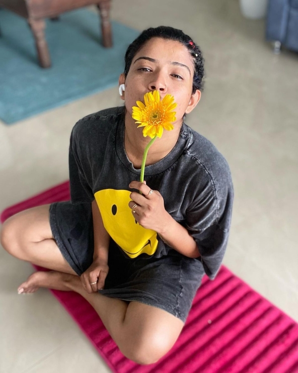 Singer Amrutha Suresh's Cute Instagram Post After Workout Goes Viral on ...