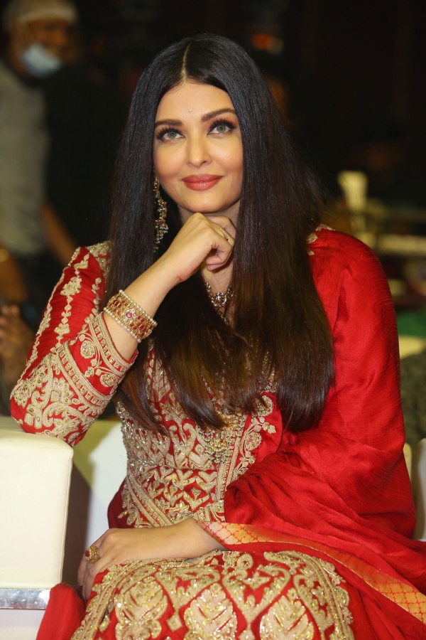 Aishwarya Bachan Recent Photos