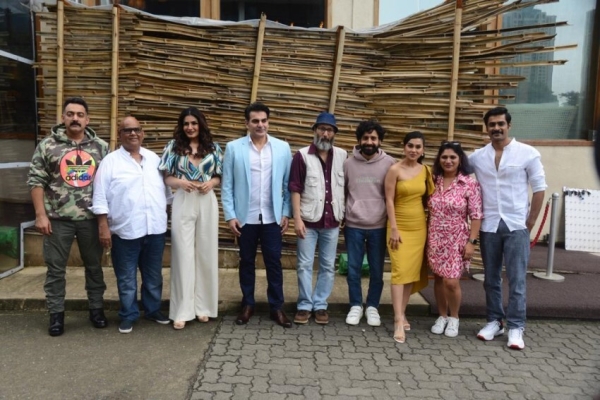 Arbaaz Khan, Raveena Tandon and starcast of film 'Patna Shukla' snapped ...