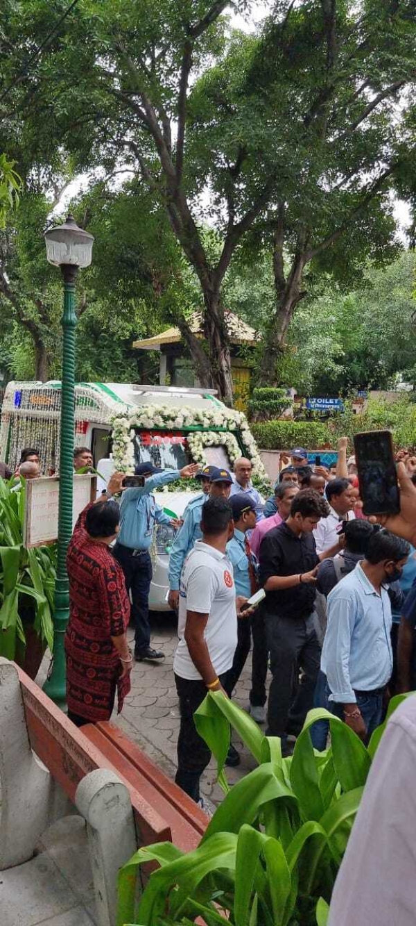 Final Journey of Comedian Raju Srivastava In Delhi Photos - FilmiBeat