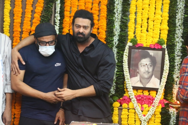 Krishnam Raju No More శోక సంద్రంలో సినీ పరిశ్రమ.. రెబల్ స్టార్‌కు ...