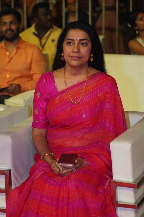 Suhasini Maniratnam Hot