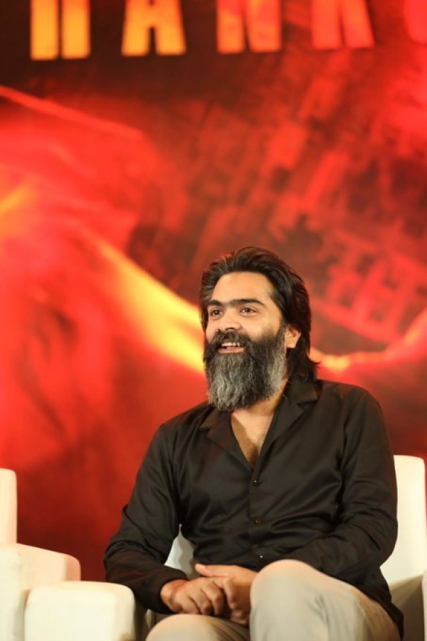 இறுதிக்கட்டத்தில் பத்து தல படப்பிடிப்பு...சிம்புவின் வேற லெவல் செல்ஃபி ...