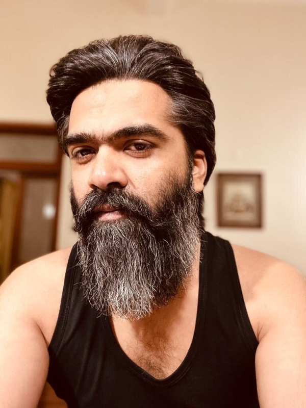 இறுதிக்கட்டத்தில் பத்து தல படப்பிடிப்பு...சிம்புவின் வேற லெவல் செல்ஃபி ...