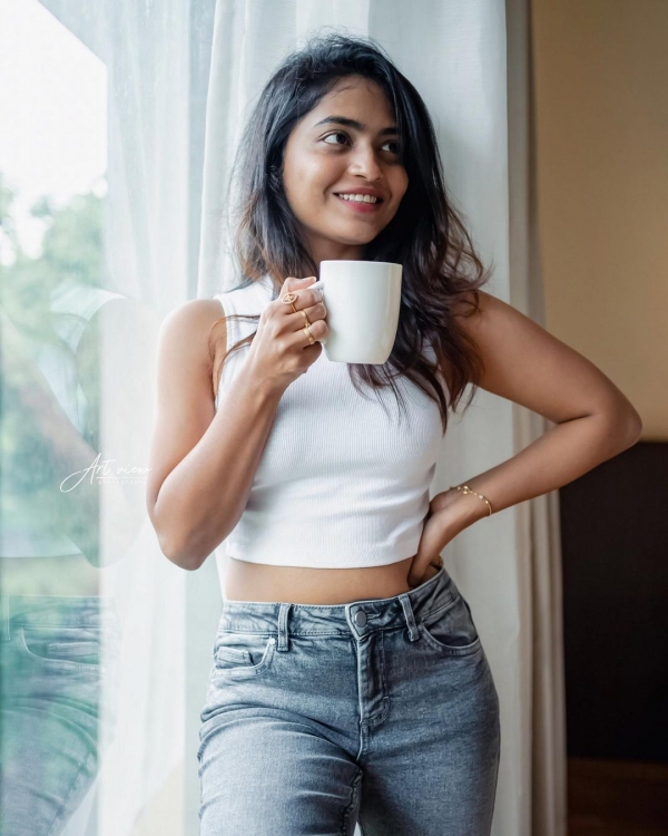 Alekhya Harika: బ్లాక్ డ్రెస్ లో క్వీన్ లా దేత్తడి హారిక.. ఫొటోలు వైరల్ ...