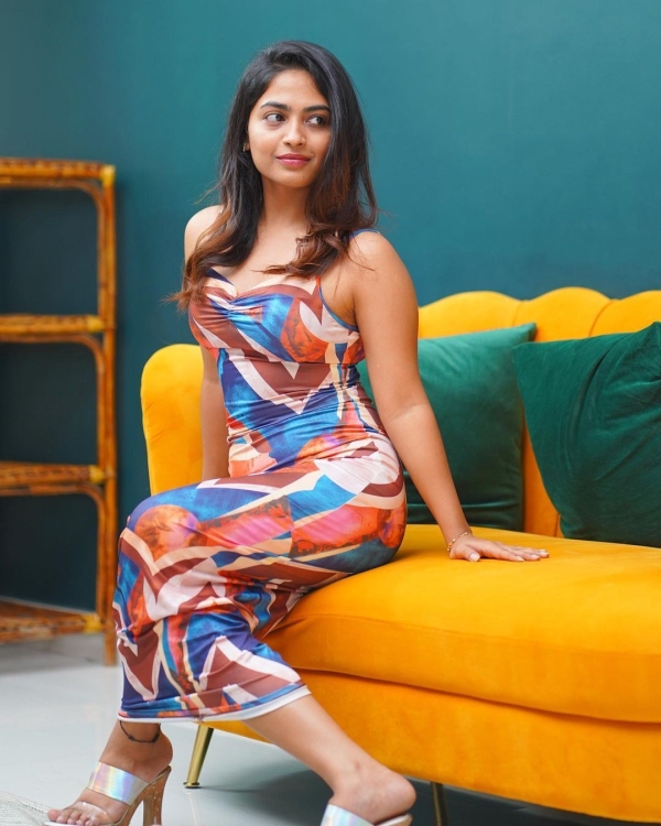 Alekhya Harika: బ్లాక్ డ్రెస్ లో క్వీన్ లా దేత్తడి హారిక.. ఫొటోలు వైరల్ ...