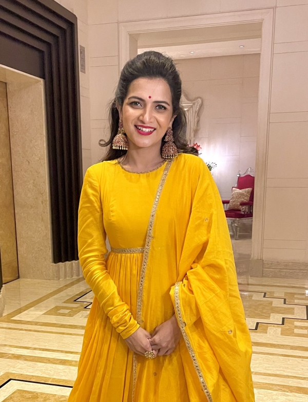 உங்கள பாத்துக்கிட்டே இருக்கலாம் செல்லம்..டிடியின் ஹாட் கிளிக்ஸ் ...