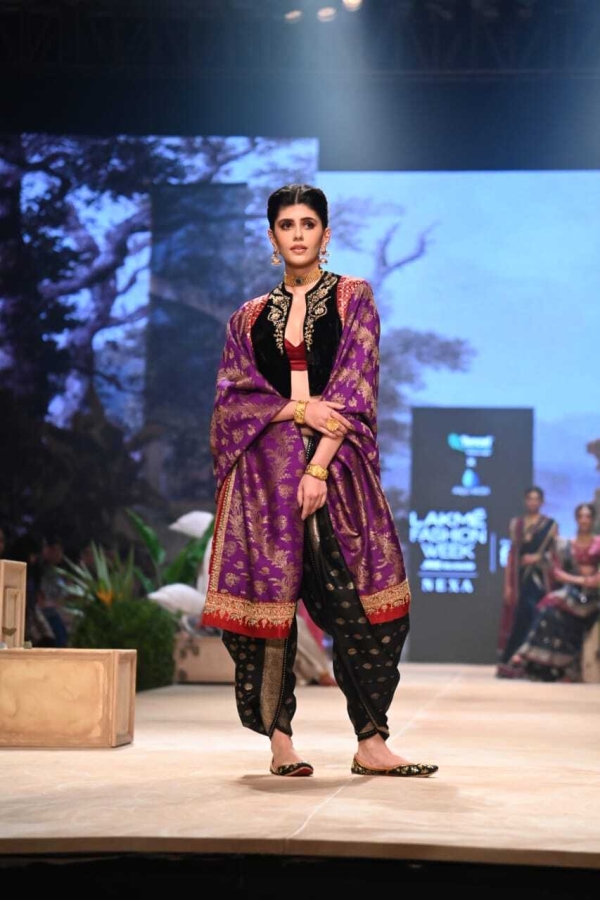 FDCI x Lakmé Fashion Week 2022: Sanjana Sanghi Gives Maharashtrian Look ...