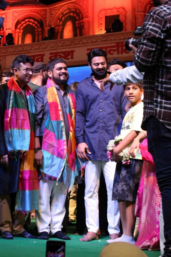 Prabhas Performs Ravan Dahan At Delhi's Ramlila On Vijayadashmi