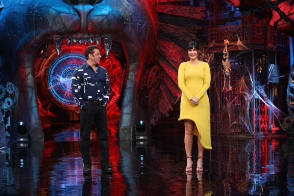 Salman Khan-Katrina Kaif Set Bigg Boss 16 Stage On Fire With Sizzling ...