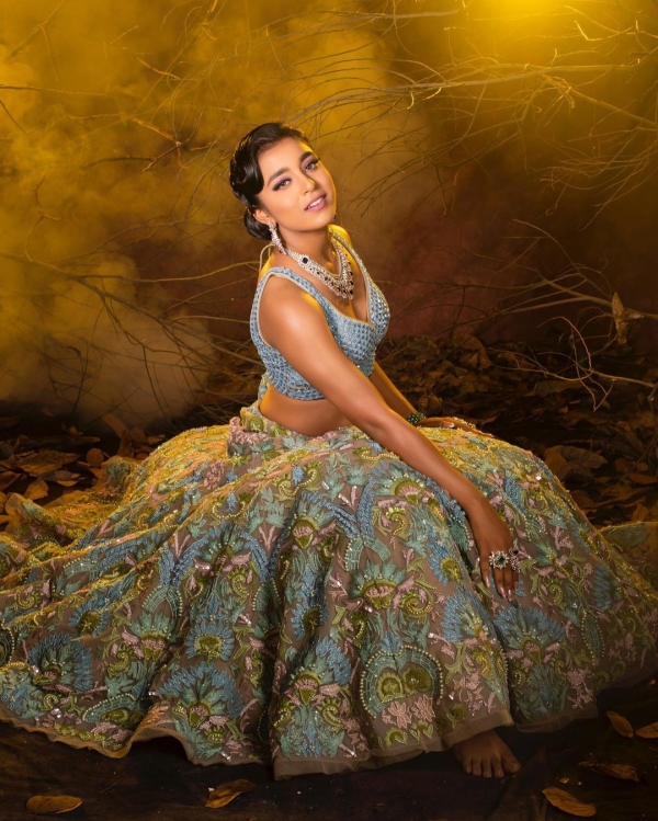 Sumbul Touqeer Photos: Latest HD Images, Pictures, Stills & Pics ...