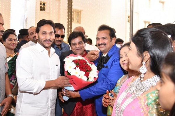 Ali Daughter Wedding Reception Photos.. ఆలీ కూతురు పెళ్లి రిసెప్షన్ ...