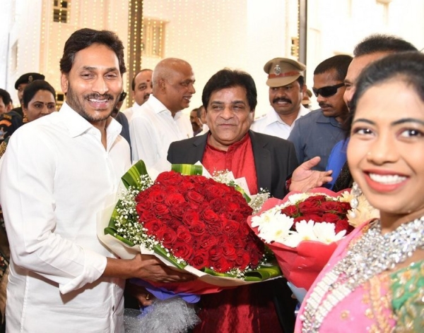 Ali Daughter Wedding Reception Photos.. ఆలీ కూతురు పెళ్లి రిసెప్షన్ ...