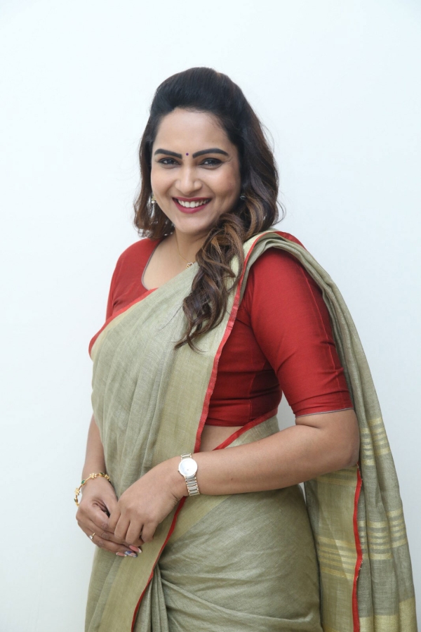 Himaja Photos: Latest HD Images, Pictures, Stills & Pics - FilmiBeat