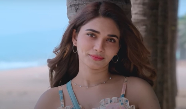 Jennifer Emmanuel బికినిలో అదరగొట్టిన జెన్నీఫర్.. అందరికి నచ్చేలా గర్ల్ ...