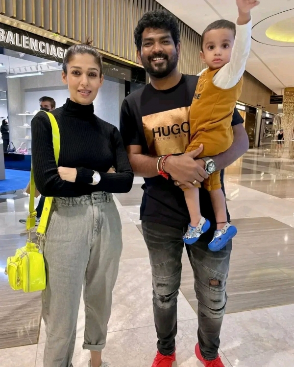 PHOTOS: லேடி சூப்பர்ஸ்டார் இஸ் பேக்.. கணவரை எப்படி கட்டிப்பிடித்து ...