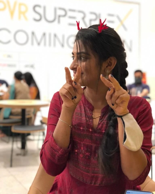 Parvathy Arun Photos: Latest HD Images, Pictures, Stills & Pics - FilmiBeat