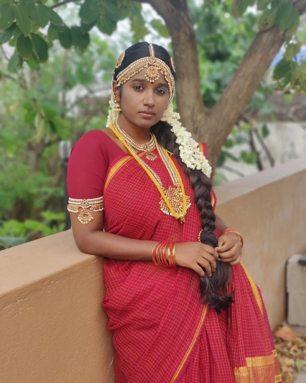 PHOTOS: ஜாக்கெட் அணியாமல் தெறி போஸ்.. நம்ம சுந்தரி சீரியல் கேப்ரியல்லவா ...