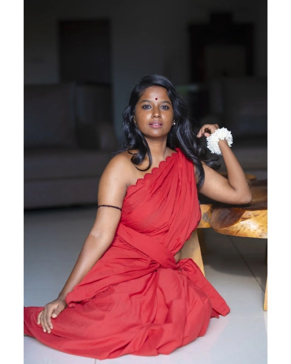 PHOTOS: ஜாக்கெட் அணியாமல் தெறி போஸ்.. நம்ம சுந்தரி சீரியல் கேப்ரியல்லவா ...