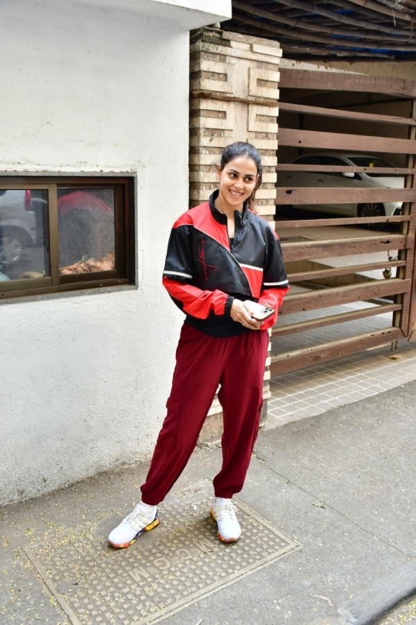 Aisha Sharma, Genelia D'souza & Neha Sharma Spotted At Gym In Mumbai