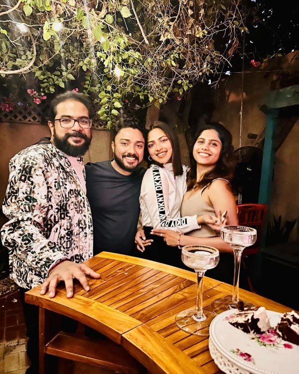 PHOTOS: நைட் பார்ட்டியில் அமலா பால்.. நண்பர்களுடன் செம கொண்டாட்டம் ...