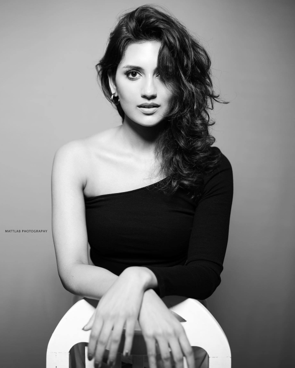 பிக் பாஸ் நிவாஷினியின் க்யூட் போட்டோஸ்... அழகைப்பார்த்து திணறும் ...