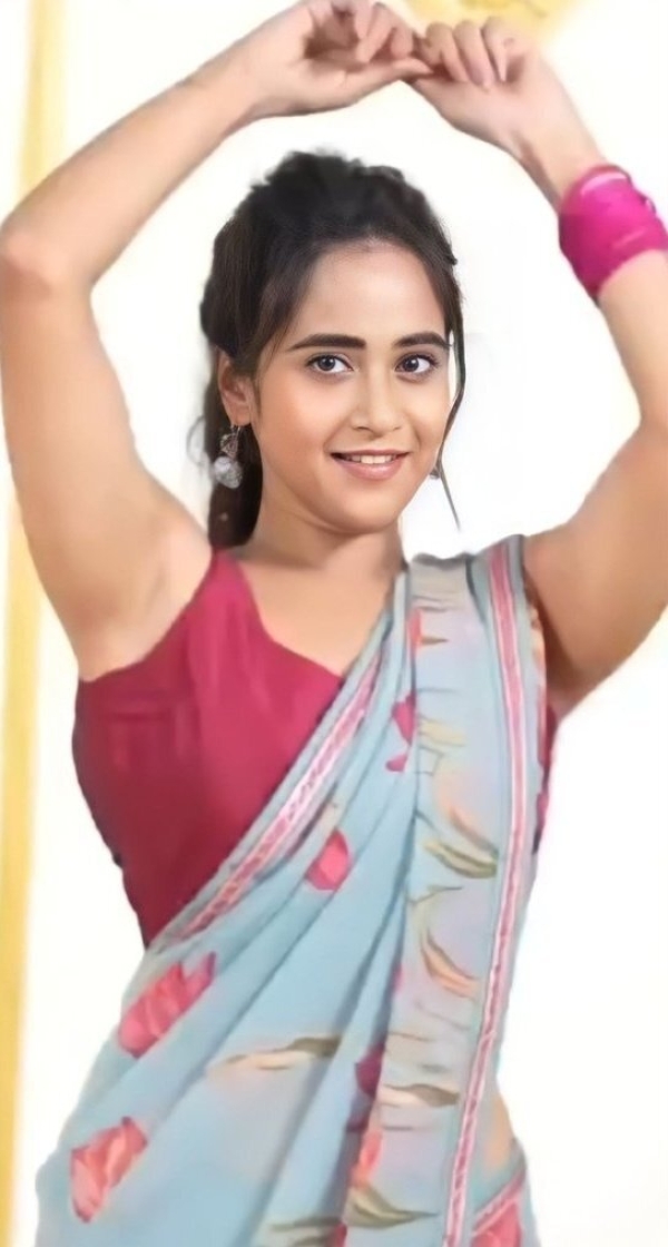 Deepthi Sunaina: మడతలు చూపిస్తూ దీప్తి సునైనా రచ్చ.. ఇదేం అరాచకం బాబోయ్ ...