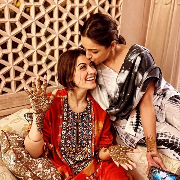 காதல் முதல் கல்யாணம் வரை...ஹன்சிகா மோத்வானியின் விதவிதமான போட்டோஸ்! | Hansika Motwani marriage ...