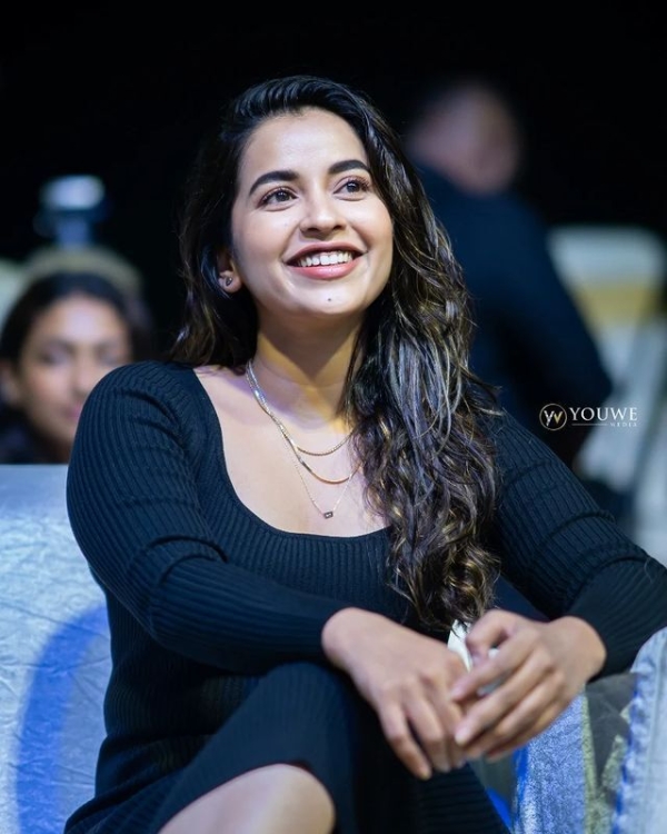 Hit 2 Actress Komalee Prasad Looks Resplendent In Black Dress, SEE PICS