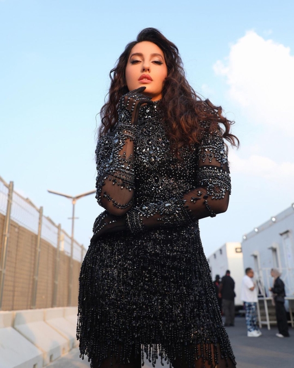 Nora Fatehi Flaunts Her Curvaceous Figure In A Bejewelled Black Outfit ...