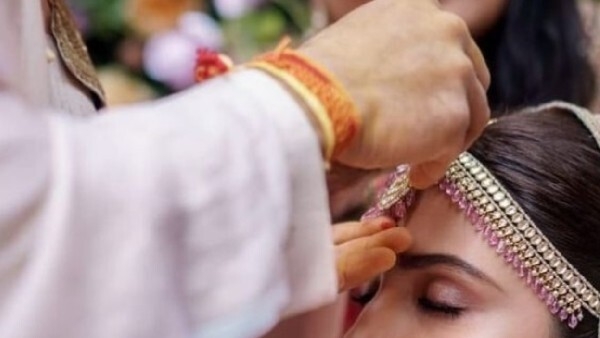 Revisiting Virat Kohli And Anushka Sharma’s Wedding Album On Their ...