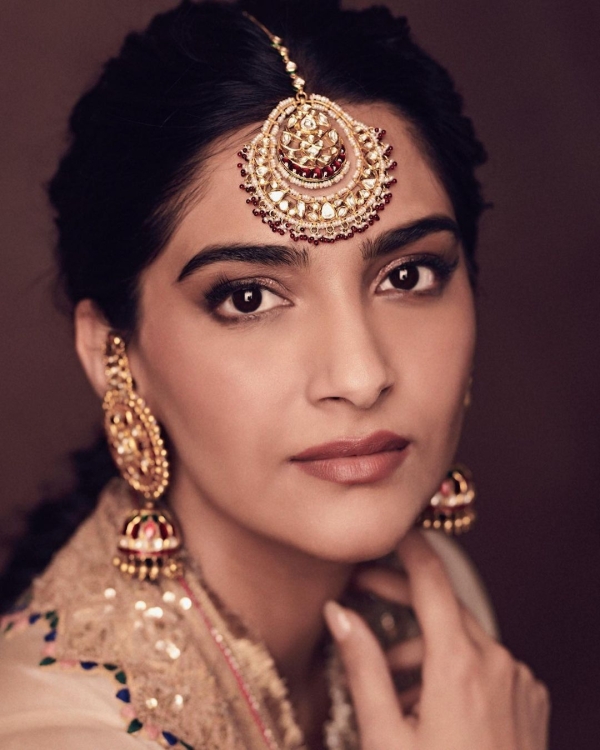 Sonam Kapoor Looks Regal In An Ethereal Ivory Ensemble As She Attends A ...