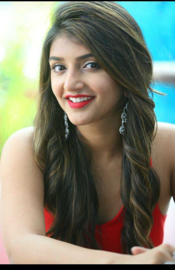 Sreeleela ఐ లవ్ యూ ఇడియెట్ అంటూ శ్రీలీల.. బోల్డు లుక్‌తో బ్యూటీ | Sreeleela Stunning photos of I ...