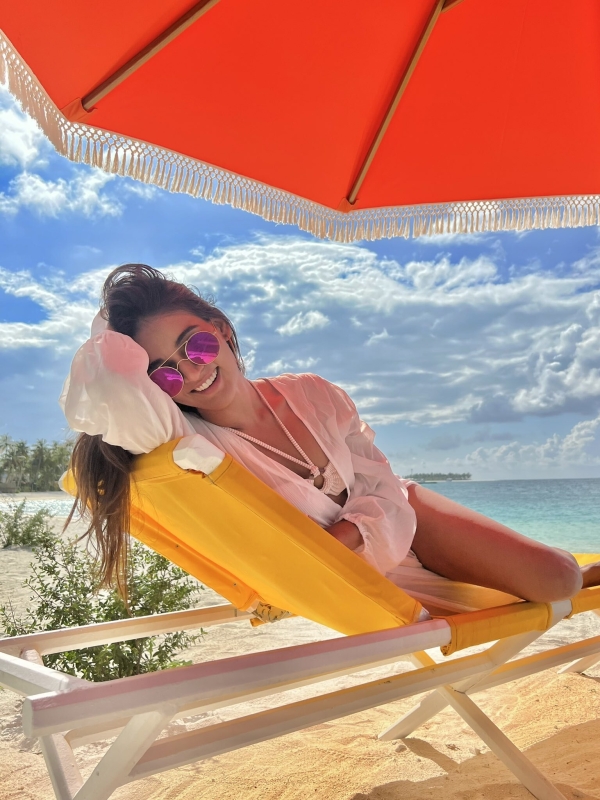 Actress And Dancer Mukti Mohan Enjoys Beach Vacation: Pics VIRAL