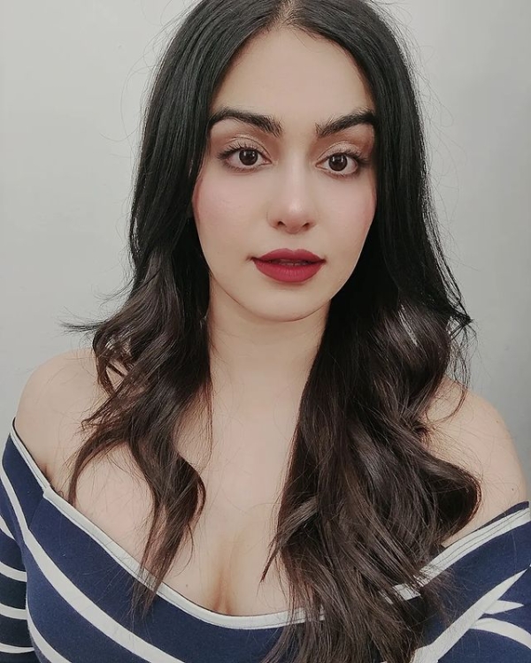 PHOTOS : மூக்குக்கு என்ன ஆச்சு..பிளாஸ்டிக் சர்ஜரி செய்தீங்களா.. அதா சர்மா போட்டோவால் வந்த ...