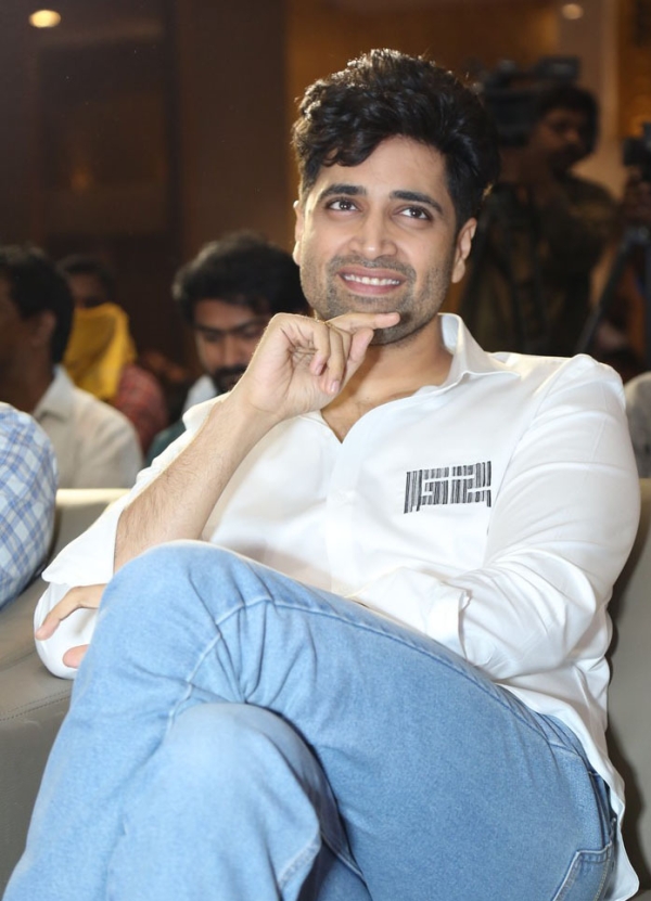 Adivi Sesh Photos [HD]: Latest Images, Pictures, Stills of Adivi Sesh ...