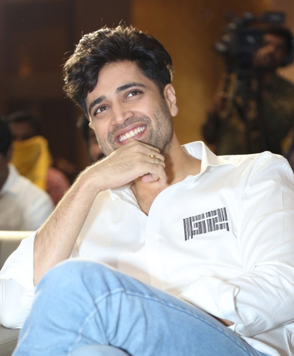 Adivi Sesh Photos: Latest HD Images, Pictures, Stills & Pics - FilmiBeat