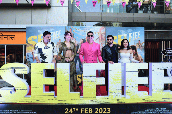 Akshay Kumar, Emraan Hashmi, Diana Penty, Nushrratt Bharuccha and other celebs at the trailer ...
