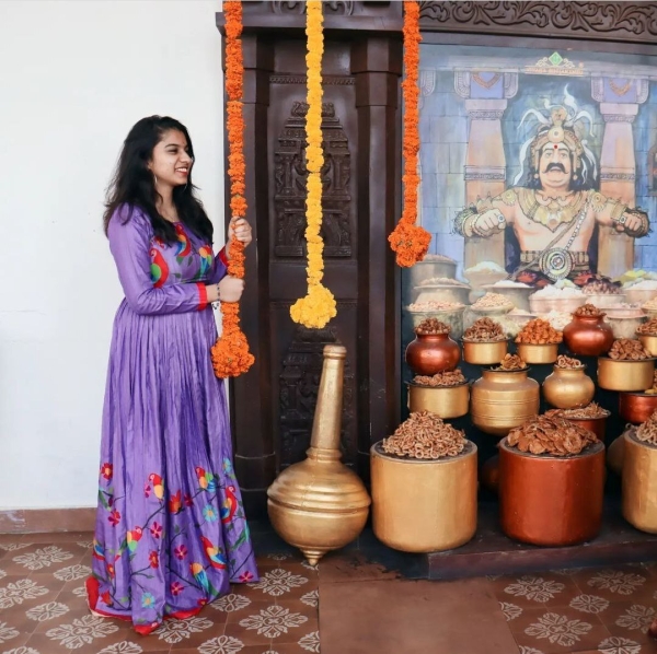 Anshumalika: రోజురోజుకు మరింత అందంగా మారుతున్న రోజా కూతురు.. గ్లామరస్ ...