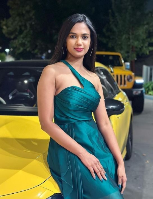 Ariyana Glory: ఆరియానా లేటెస్ట్ పిక్స్ వైరల్.. ఘాటు ఫోజులతో హాట్ ...