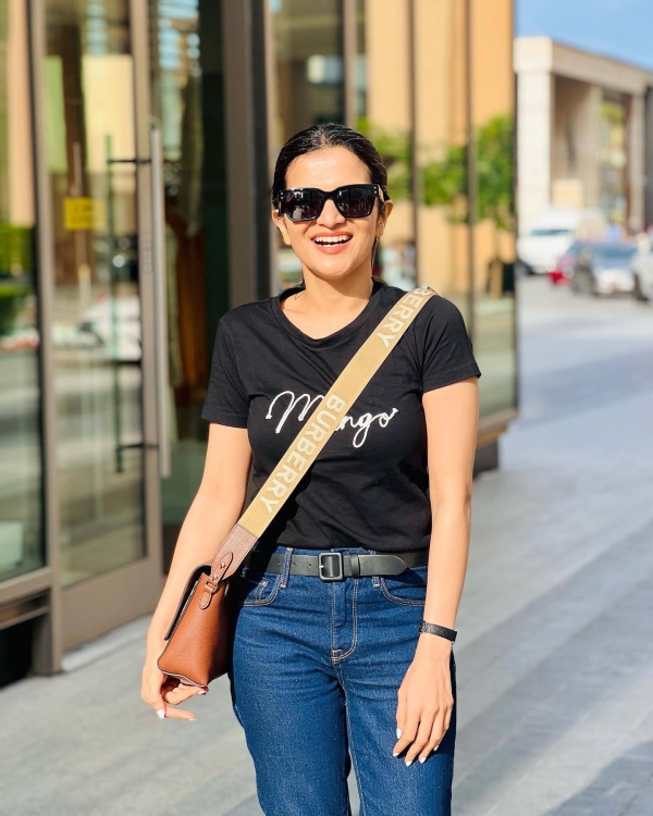 PHOTOS: ஆத்தாடி.. எவ்ளோ பெரிய பொக்கே.. செம க்யூட்டாக இருக்கும் டிடி ...