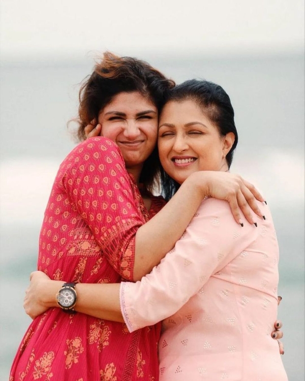 PHOTOS: ப்பா.. கவுதமி மகளா இப்படி இருக்காரு.. ஹீரோயினாக ரெடியாகிட்டாரு ...