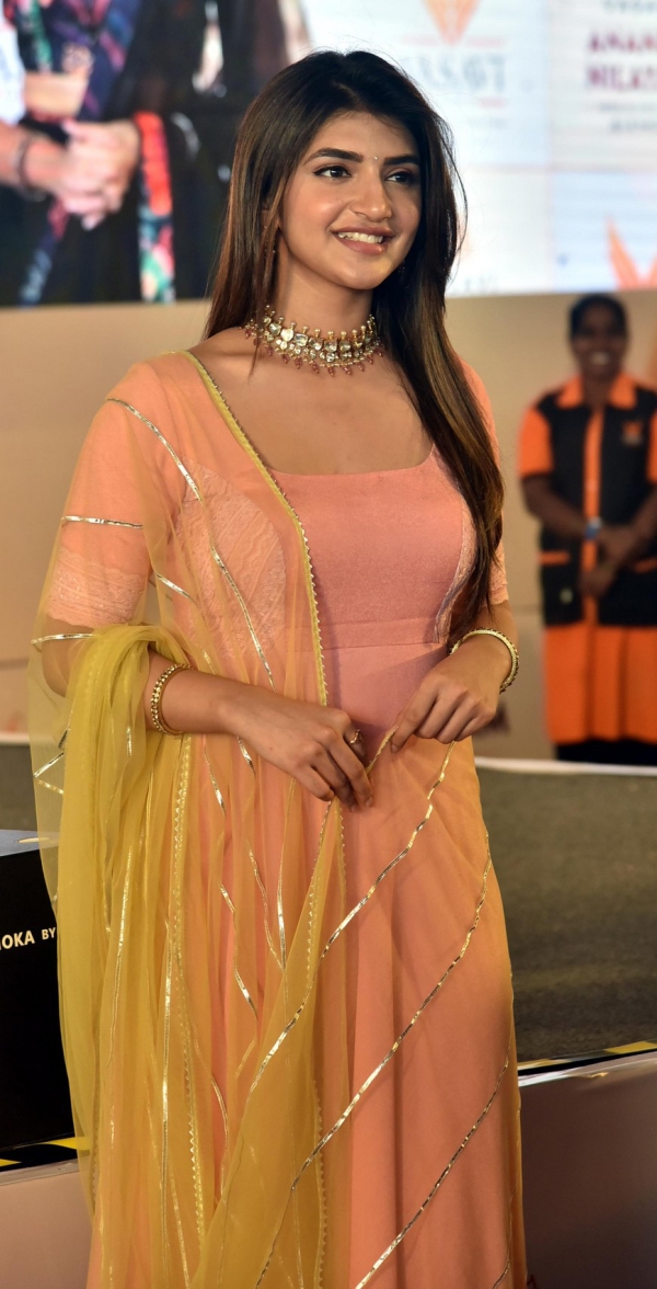 Sreeleela Photos [HD]: Latest Images, Pictures, Stills of Sreeleela ...