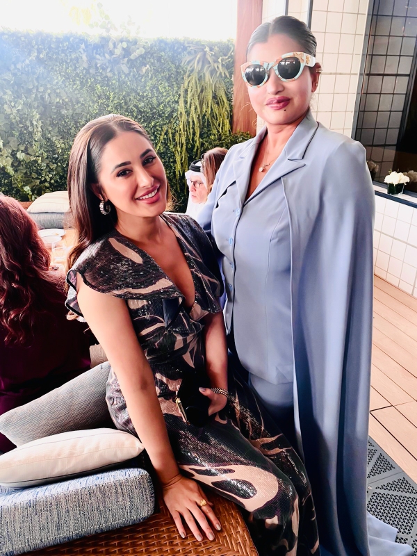 దుబాయిలో బాలీవుడ్ హీరోయిన్స్ సారా, అనన్యతో మేఘా కృష్ణారెడ్డి భార్య ...