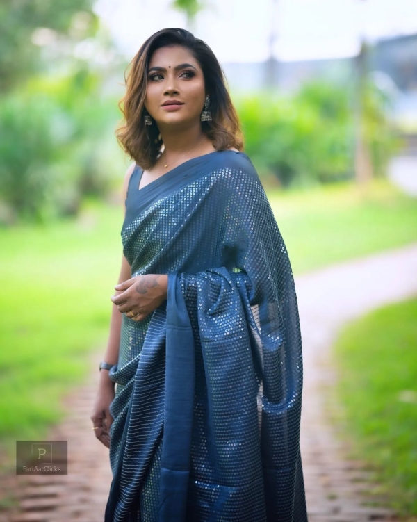 வானத்தை பார்த்து எதை யோசிக்கிறாங்க மைனா.. ரசிகர்கள் கேள்வி! | Actress ...