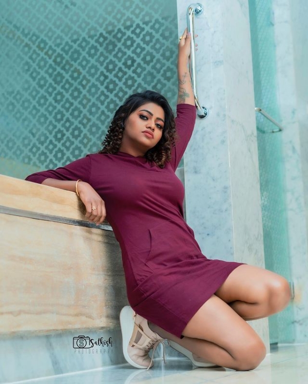 PHOTOS : திகட்ட திகட்ட குறையாத கவர்ச்சி.. பாக்கணும்னா பொறுமை முக்கியம் ...