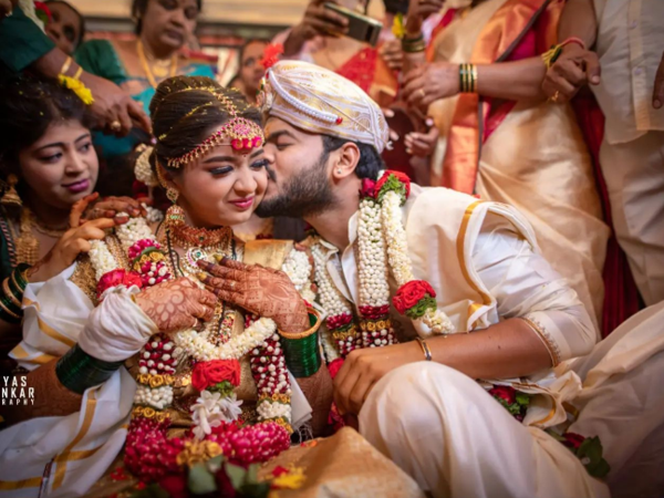 Kannada TV Show Paru Fame Siddu Moolimani And Priya J Achar Wedding Photos