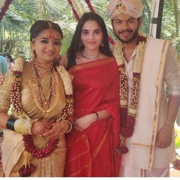 Kannada TV Show Paru Fame Siddu Moolimani And Priya J Achar Wedding Photos