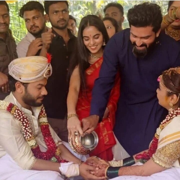 Kannada TV Show Paru Fame Siddu Moolimani And Priya J Achar Wedding Photos